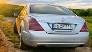 Pelēks Mercedes-Benz S 350 2010 Viļņa, ar dzinēja tilpumu 3.00 L un nobraukumu 0 tūkst. km par 5900 €, foto 3 vietnē AUTOMOTO.COM.LV