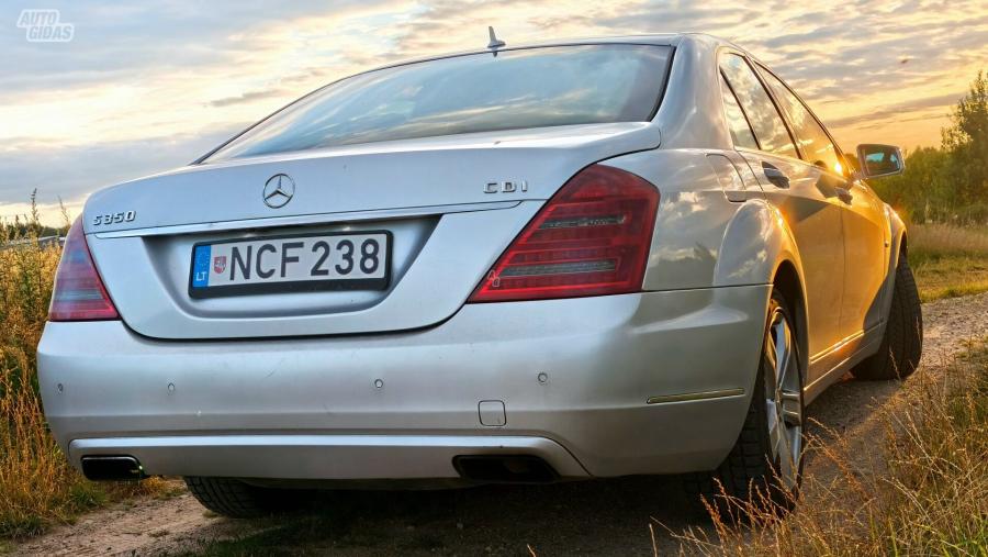 Pelēks Mercedes-Benz S 350 2010 Viļņa, ar dzinēja tilpumu 3.00 L un nobraukumu 0 tūkst. km par 5900 €, foto 4 vietnē AUTOMOTO.COM.LV