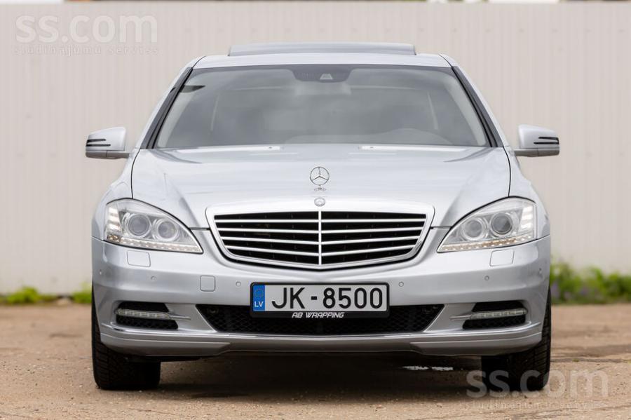 Серый Мерседес С 350 2010 в Елгава, объемом двигателя 3.00 л и пробегом 322 тыс. км за 10400 €, фото 1 на AUTOMOTO.COM.LV