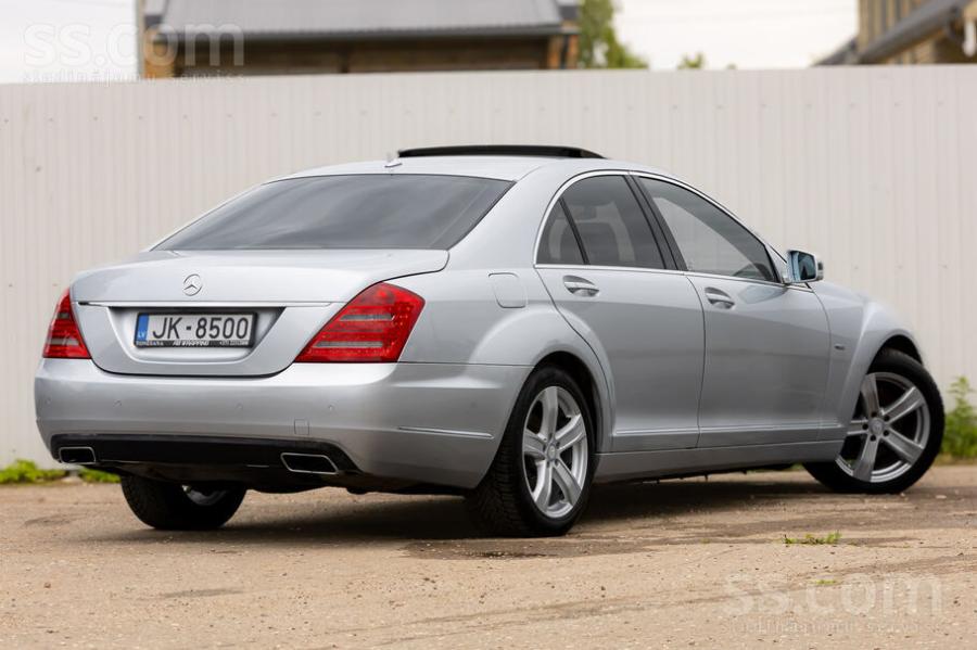 Серый Мерседес С 350 2010 в Елгава, объемом двигателя 3.00 л и пробегом 322 тыс. км за 10400 €, фото 6 на AUTOMOTO.COM.LV