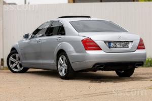 Серый Мерседес С 350 2010 в Елгава, объемом двигателя 3.00 л и пробегом 322 тыс. км за 10400 €, фото 7 на AUTOMOTO.COM.LV
