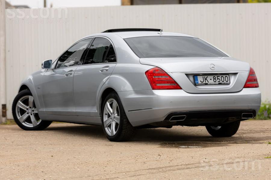 Серый Мерседес С 350 2010 в Елгава, объемом двигателя 3.00 л и пробегом 322 тыс. км за 10400 €, фото 7 на AUTOMOTO.COM.LV