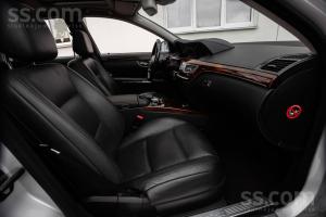 Серый Мерседес С 350 2010 в Елгава, объемом двигателя 3.00 л и пробегом 322 тыс. км за 10400 €, фото 8 на AUTOMOTO.COM.LV