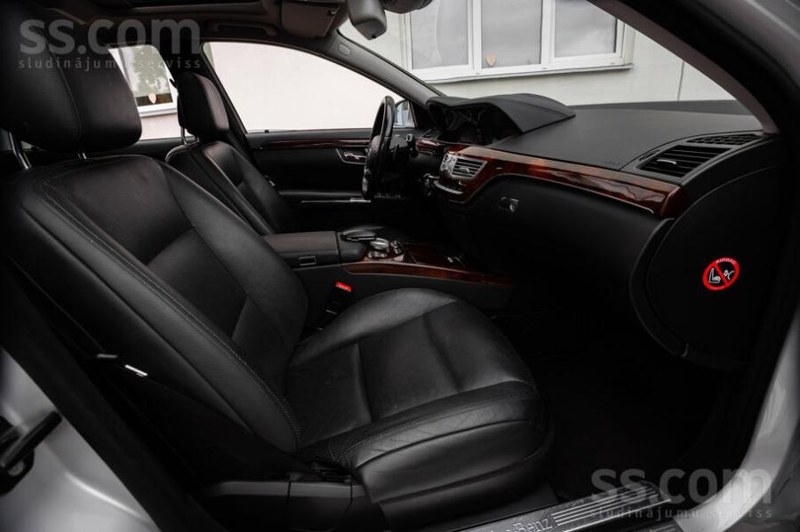 Серый Мерседес С 350 2010 в Елгава, объемом двигателя 3.00 л и пробегом 322 тыс. км за 10400 €, фото 8 на AUTOMOTO.COM.LV