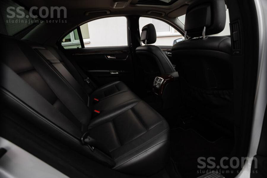 Серый Мерседес С 350 2010 в Елгава, объемом двигателя 3.00 л и пробегом 322 тыс. км за 10400 €, фото 9 на AUTOMOTO.COM.LV