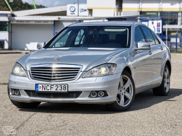 Grey Mercedes-Benz S 350 2010 in Vilnius, with an engine capacity of 3.00 L and mileage of 380 thousand km for 5700 €, photo 1 on AUTOMOTO.COM.LV