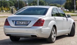 Grey Mercedes-Benz S 350 2010 in Vilnius, with an engine capacity of 3.00 L and mileage of 380 thousand km for 5700 €, photo 4 on AUTOMOTO.COM.LV