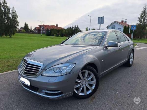 Серый Мерседес С 350 2010 в Клайпеда, объемом двигателя 2.99 л и пробегом 240 тыс. км за 9999 €, фото 10 на AUTOMOTO.COM.LV