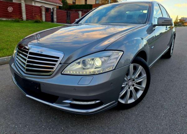 Pelēks Mercedes-Benz S 350 2010 Klaipėda, ar dzinēja tilpumu 2.99 L un nobraukumu 240 tūkst. km par 9300 €, foto 3 vietnē AUTOMOTO.COM.LV