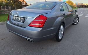 Grey Mercedes-Benz S 350 2010 in Klaipeda, with an engine capacity of 2.99 L and mileage of 240 thousand km for 9300 €, photo 5 on AUTOMOTO.COM.LV