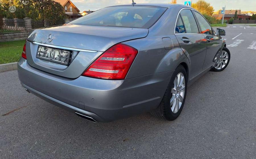 Grey Mercedes-Benz S 350 2010 in Klaipeda, with an engine capacity of 2.99 L and mileage of 240 thousand km for 9300 €, photo 5 on AUTOMOTO.COM.LV
