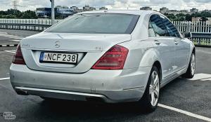 Grey Mercedes-Benz S 350 2010 in Vilnius, with an engine capacity of 3.00 L and mileage of 380 thousand km for 5700 €, photo 4 on AUTOMOTO.COM.LV