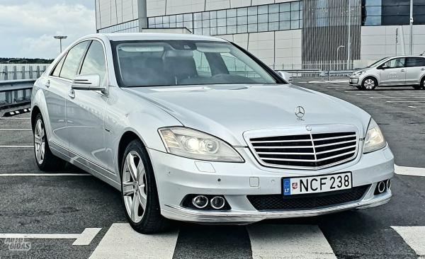 Серый Мерседес С 350 2010 в Вильнюс, объемом двигателя 3.00 л и пробегом 380 тыс. км за 5700 €, фото 5 на AUTOMOTO.COM.LV