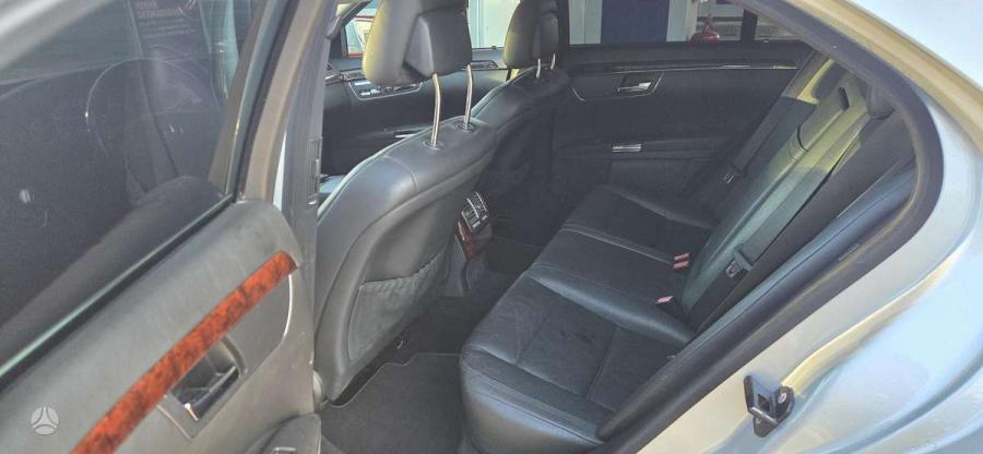 Grey Mercedes-Benz S 350 2011 in Panevezys, with an engine capacity of 2.99 L and mileage of 326 thousand km for 9900 €, photo 13 on AUTOMOTO.COM.LV