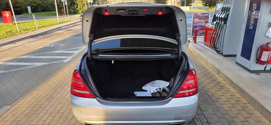 Grey Mercedes-Benz S 350 2011 in Panevezys, with an engine capacity of 2.99 L and mileage of 326 thousand km for 9900 €, photo 19 on AUTOMOTO.COM.LV