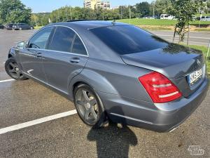 Серый Мерседес С 350 2011 в Вильнюс, объемом двигателя 2.90 л и пробегом 418 тыс. км за 8750 €, фото 10 на AUTOMOTO.COM.LV