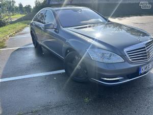 Серый Мерседес С 350 2011 в Вильнюс, объемом двигателя 2.90 л и пробегом 418 тыс. км за 8750 €, фото 13 на AUTOMOTO.COM.LV