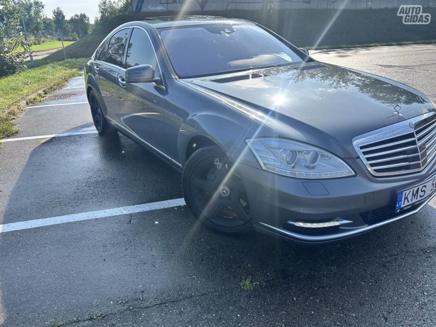 Серый Мерседес С 350 2011 в Вильнюс, объемом двигателя 2.90 л и пробегом 418 тыс. км за 8750 €, фото 13 на AUTOMOTO.COM.LV