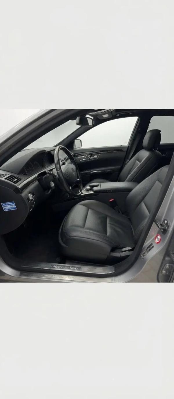 Grey Mercedes-Benz S 350 2012 in Jurmala, with an engine capacity of 3.00 L and mileage of 304 thousand km for 11950 €, photo 3 on AUTOMOTO.COM.LV