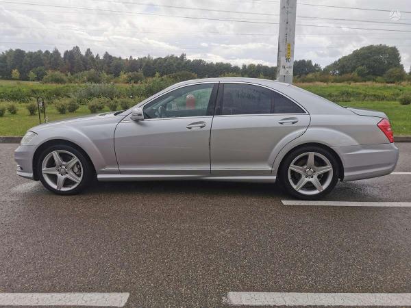 Grey Mercedes-Benz S 350 2013 in Siauliai, with an engine capacity of 2.99 L and mileage of 268 thousand km for 9300 €, photo 5 on AUTOMOTO.COM.LV