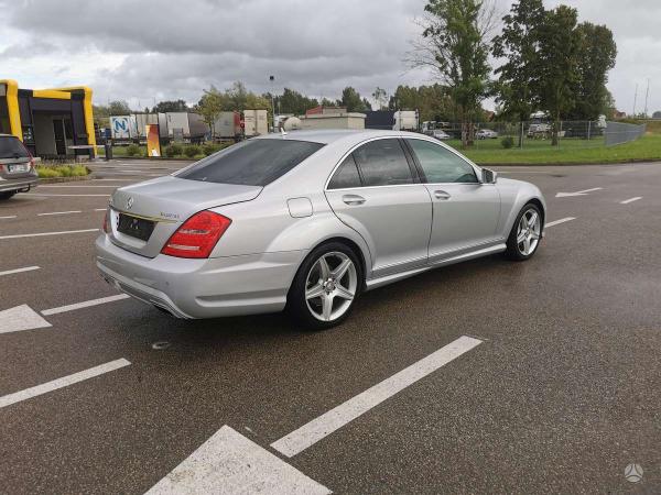 Grey Mercedes-Benz S 350 2013 in Siauliai, with an engine capacity of 2.99 L and mileage of 268 thousand km for 9300 €, photo 7 on AUTOMOTO.COM.LV