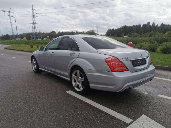Grey Mercedes-Benz S 350 2013 in Siauliai, with an engine capacity of 2.99 L and mileage of 268 thousand km for 9300 €, photo 8 on AUTOMOTO.COM.LV