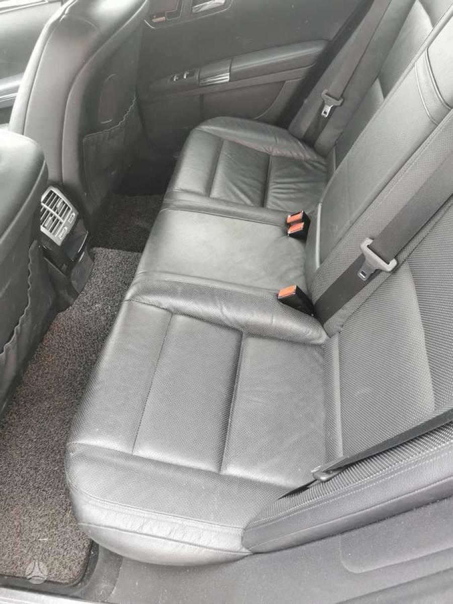 Grey Mercedes-Benz S 350 2013 in Siauliai, with an engine capacity of 2.99 L and mileage of 268 thousand km for 9300 €, photo 13 on AUTOMOTO.COM.LV
