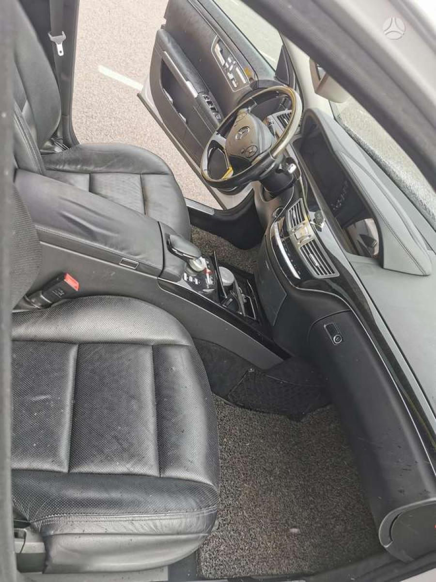 Grey Mercedes-Benz S 350 2013 in Siauliai, with an engine capacity of 2.99 L and mileage of 268 thousand km for 9300 €, photo 14 on AUTOMOTO.COM.LV