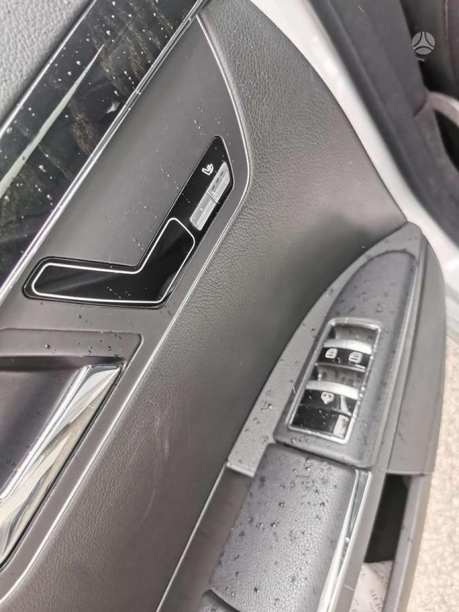 Grey Mercedes-Benz S 350 2013 in Siauliai, with an engine capacity of 2.99 L and mileage of 268 thousand km for 9300 €, photo 19 on AUTOMOTO.COM.LV