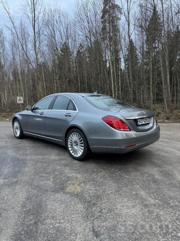 Pelēks Mercedes-Benz S 350 2015 Rīga, ar dzinēja tilpumu 3.00 L un nobraukumu 299 tūkst. km par 20500 €, foto 2 vietnē AUTOMOTO.COM.LV