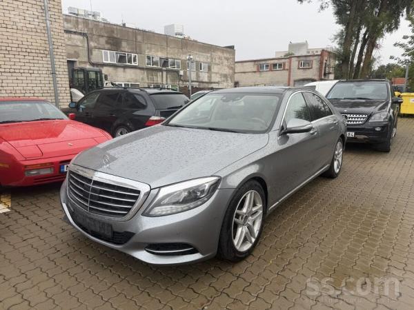 Grey Mercedes-Benz S 350 2015 in Riga, with an engine capacity of 3.00 L and mileage of 290 thousand km for 18000 €, photo 1 on AUTOMOTO.COM.LV