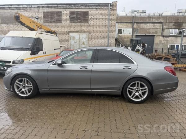 Grey Mercedes-Benz S 350 2015 in Riga, with an engine capacity of 3.00 L and mileage of 290 thousand km for 18000 €, photo 3 on AUTOMOTO.COM.LV