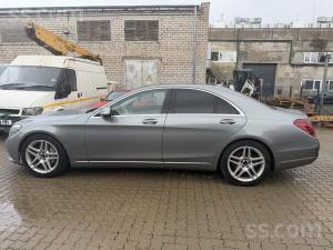 Grey Mercedes-Benz S 350 2015 in Riga, with an engine capacity of 3.00 L and mileage of 290 thousand km for 17000 €, photo 3 on AUTOMOTO.COM.LV