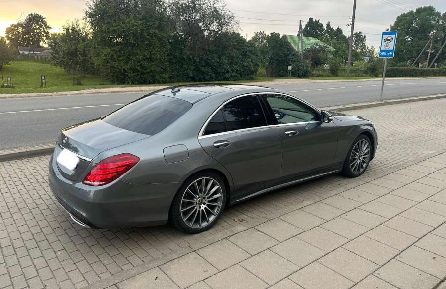 Grey Mercedes-Benz S 350 2016 in Vilnius, with an engine capacity of 2.99 L and mileage of 344 thousand km for 24500 €, photo 3 on AUTOMOTO.COM.LV