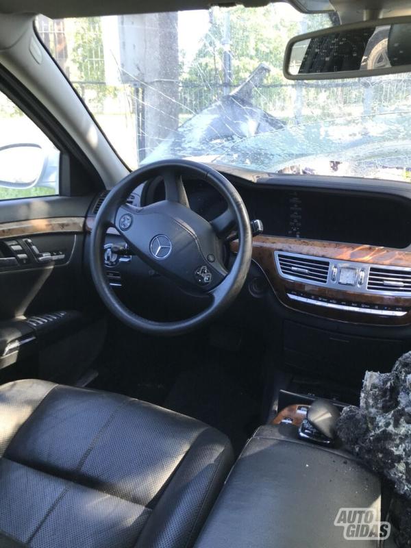 Мерседес С 350 2006 в Шяуляй, объемом двигателя 3.50 л и пробегом 285 тыс. км за 1000 €, фото 3 на AUTOMOTO.COM.LV