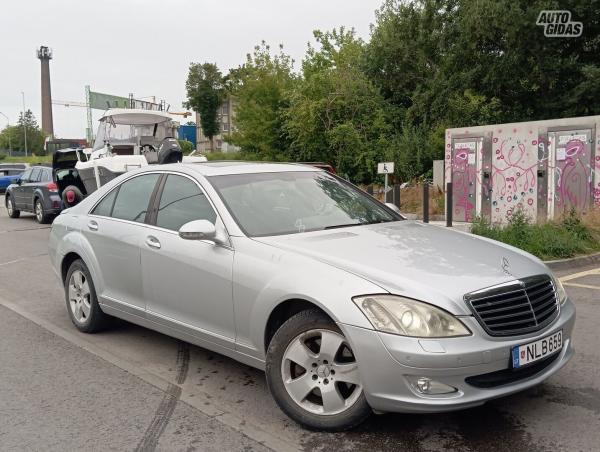 Мерседес С 350 2006 в Клайпеда, объемом двигателя 3.50 л и пробегом 293 тыс. км за 3000 €, фото 3 на AUTOMOTO.COM.LV