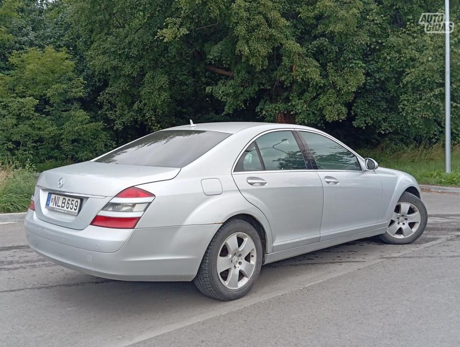 Мерседес С 350 2006 в Клайпеда, объемом двигателя 3.50 л и пробегом 293 тыс. км за 2800 €, фото 4 на AUTOMOTO.COM.LV