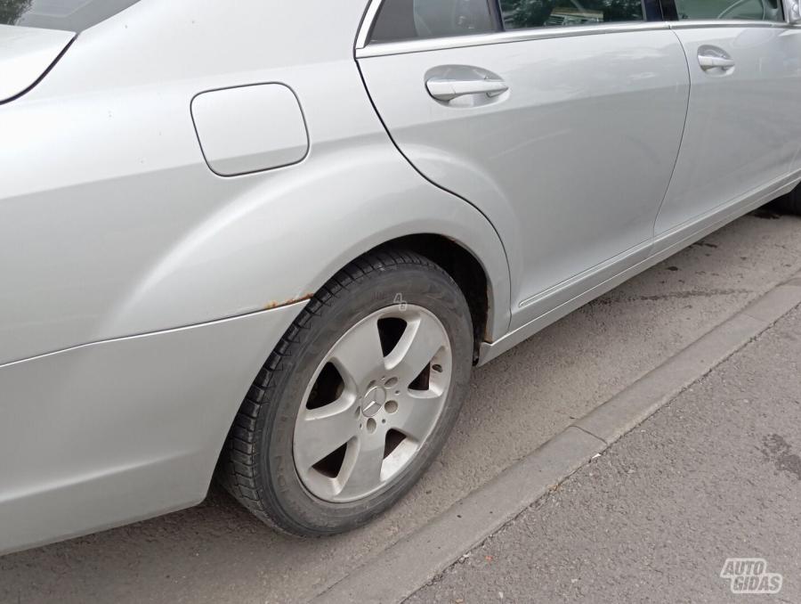 Мерседес С 350 2006 в Клайпеда, объемом двигателя 3.50 л и пробегом 293 тыс. км за 2800 €, фото 9 на AUTOMOTO.COM.LV