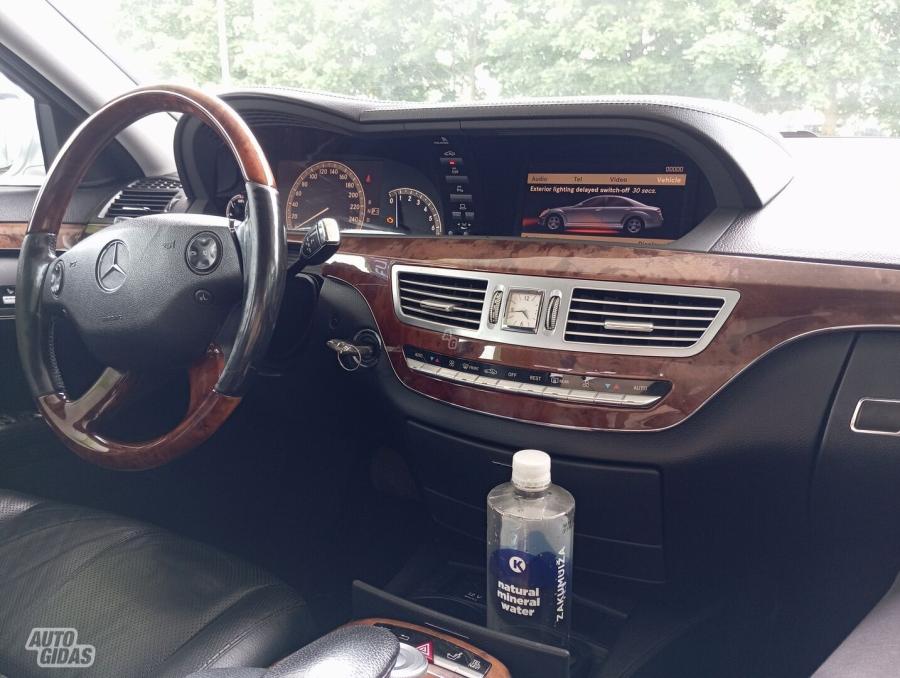 Mercedes-Benz S 350 2006 in Klaipeda, with an engine capacity of 3.50 L and mileage of 293 thousand km for 2200 €, photo 20 on AUTOMOTO.COM.LV