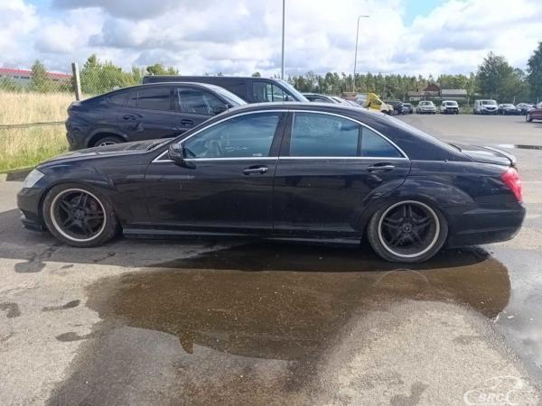 Мерседес С 350 2006 в Вильнюс, объемом двигателя 3.50 л и пробегом 1000 тыс. км за 2500 €, фото 3 на AUTOMOTO.COM.LV