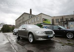 Mercedes-Benz S 350 2007 Rīga, ar dzinēja tilpumu 3.50 L un nobraukumu 206 tūkst. km par 10900 €, foto 27 vietnē AUTOMOTO.COM.LV