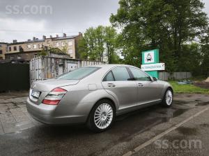 Mercedes-Benz S 350 2007 Rīga, ar dzinēja tilpumu 3.50 L un nobraukumu 206 tūkst. km par 10900 €, foto 35 vietnē AUTOMOTO.COM.LV