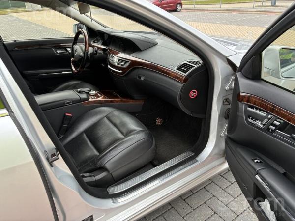 Mercedes-Benz S 350 2010 in Liepaja, with an engine capacity of 3.00 L and mileage of 261 thousand km for 15900 €, photo 7 on AUTOMOTO.COM.LV