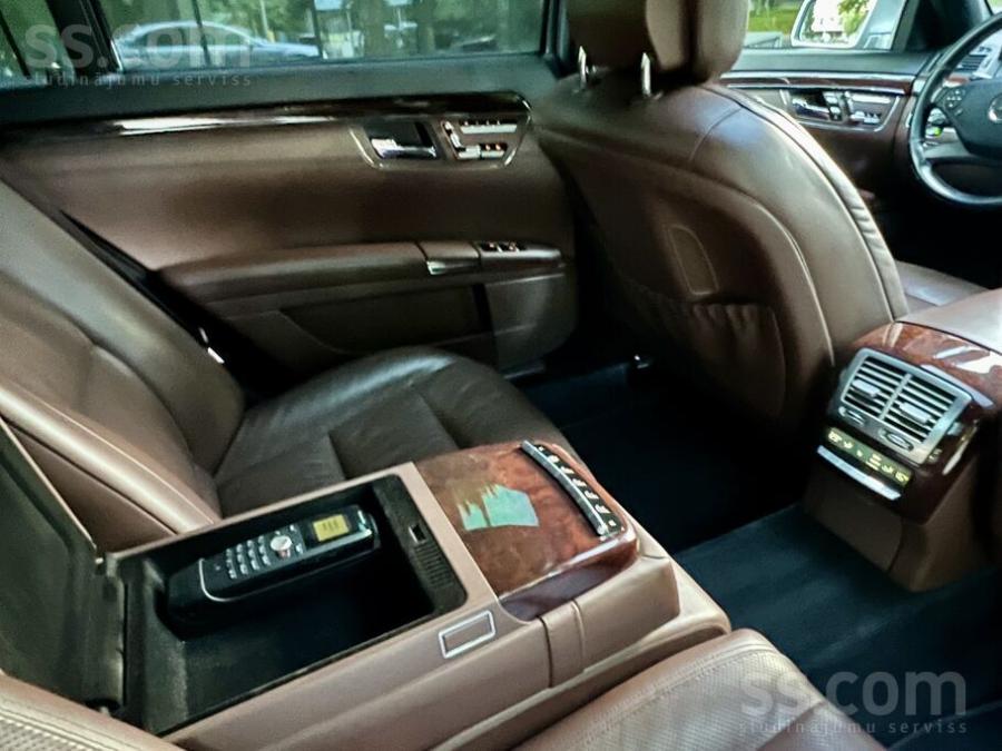 Mercedes-Benz S 350 2012 in Riga, with an engine capacity of 3.00 L and mileage of 390 thousand km for 12000 €, photo 16 on AUTOMOTO.COM.LV