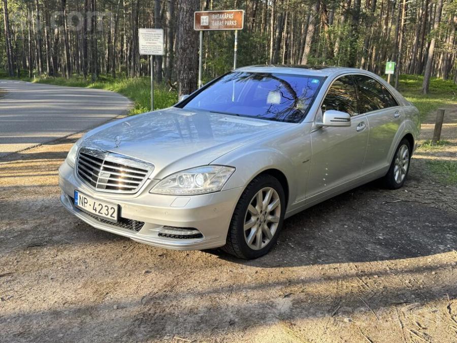 Mercedes-Benz S 350 2013 in Riga, with an engine capacity of 3.00 L and mileage of 238 thousand km for 10100 €, photo 4 on AUTOMOTO.COM.LV