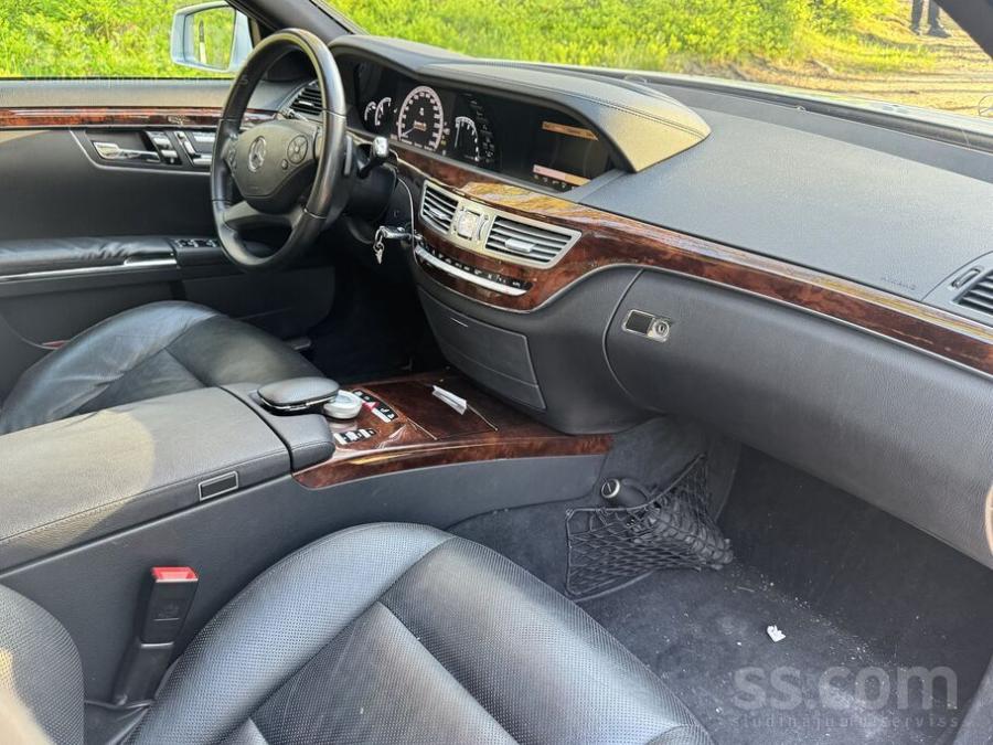 Mercedes-Benz S 350 2013 in Riga, with an engine capacity of 3.00 L and mileage of 238 thousand km for 10100 €, photo 11 on AUTOMOTO.COM.LV
