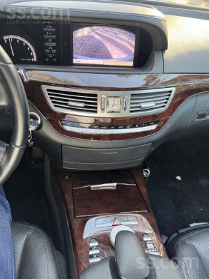 Mercedes-Benz S 350 2013 in Riga, with an engine capacity of 3.00 L and mileage of 238 thousand km for 10100 €, photo 14 on AUTOMOTO.COM.LV