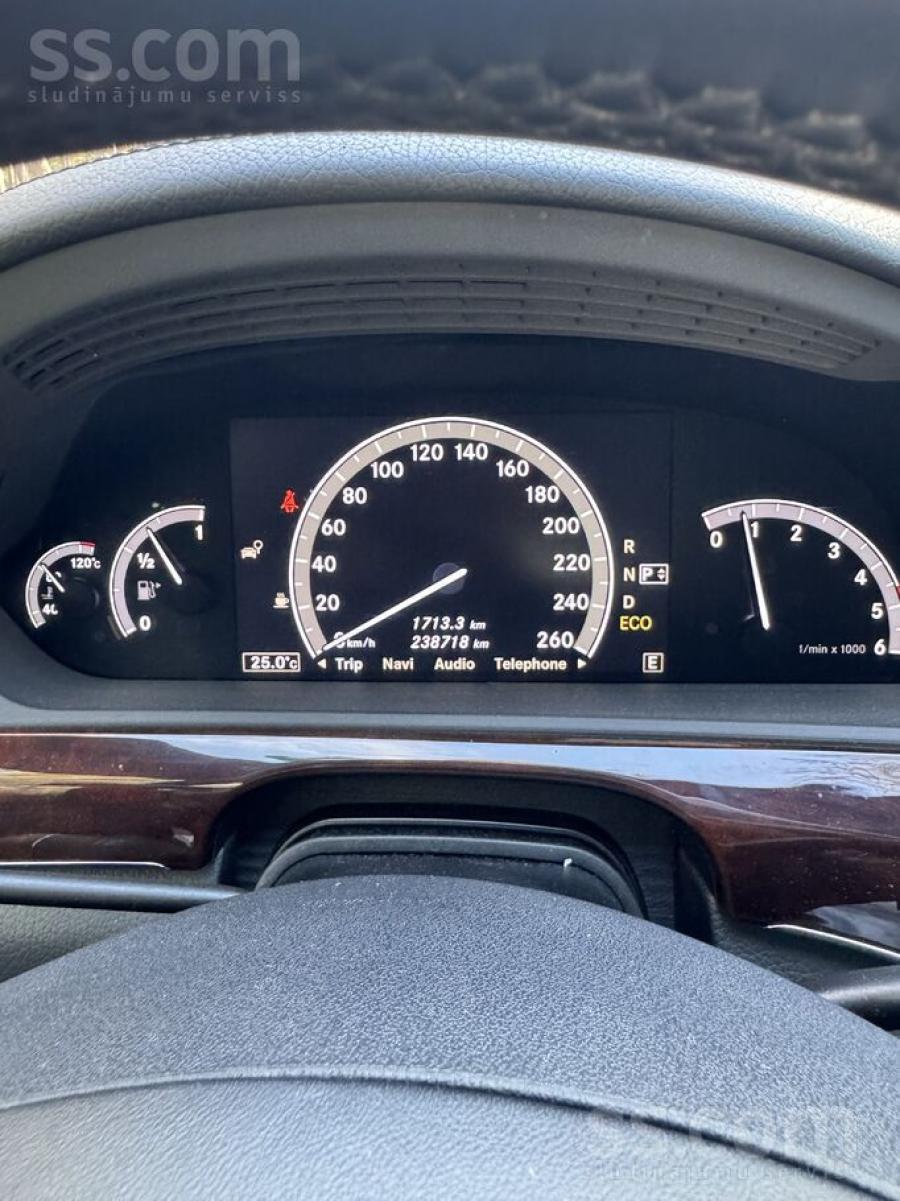 Mercedes-Benz S 350 2013 in Riga, with an engine capacity of 3.00 L and mileage of 238 thousand km for 10100 €, photo 16 on AUTOMOTO.COM.LV