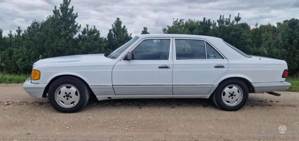 White Mercedes-Benz S 350 1991 in Klaipeda, with an engine capacity of 3.50 L and mileage of 252 thousand km for 6200 €, photo 2 on AUTOMOTO.COM.LV