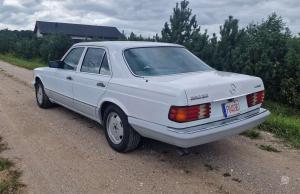 Белый Мерседес С 350 1991 в Клайпеда, объемом двигателя 3.50 л и пробегом 252 тыс. км за 6200 €, фото 4 на AUTOMOTO.COM.LV